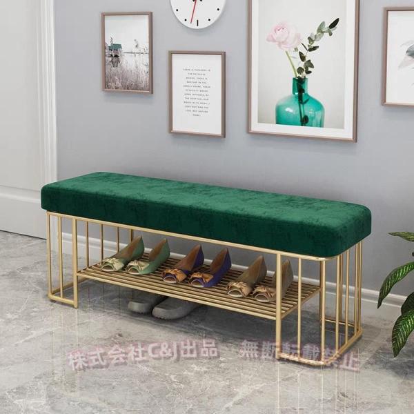 ▲【高品質素材】高品質の金属+フランネル製。竹や木よりも強く、安定しており、耐荷重性に優れています。背中を解放し、腰をより快適にします。▲【2in1デザイン】靴を収納するだけでなく、椅子も用意されているので、靴ひもを結んだり、他の人が準備を...