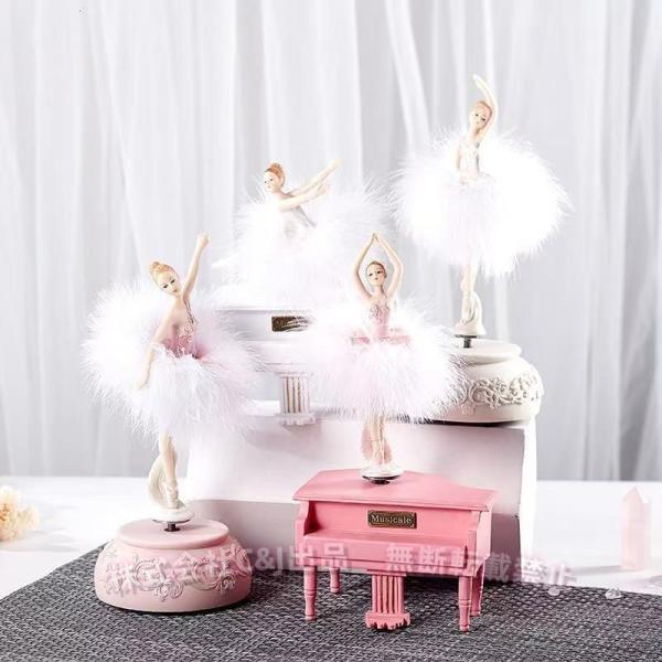 ◆ページ下にある「発送について」「注意事項」必ずお読みいただき、ご納得いただけた方のみご購入お願いいたします。説明:高品質の樹脂素材を使用し、耐久性に優れ、環境にも優しい素材です。ダンシングバレリーナの女の子回転オルゴール、クラシックなレト...