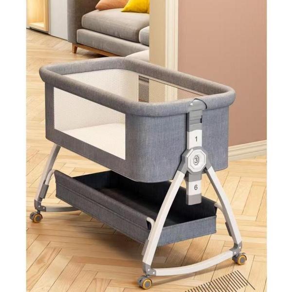 注：サイズは手作業で計測しておりますため、多少の誤差が生じる場合がございます。あらかじめご了承ください。・展開サイズ：(約)91×50.5×71?84cm・重さ:(約)8kg弊社のベビーベッドを選ぶ理由：１、高さ6段階調節可能・授乳後の吐き...