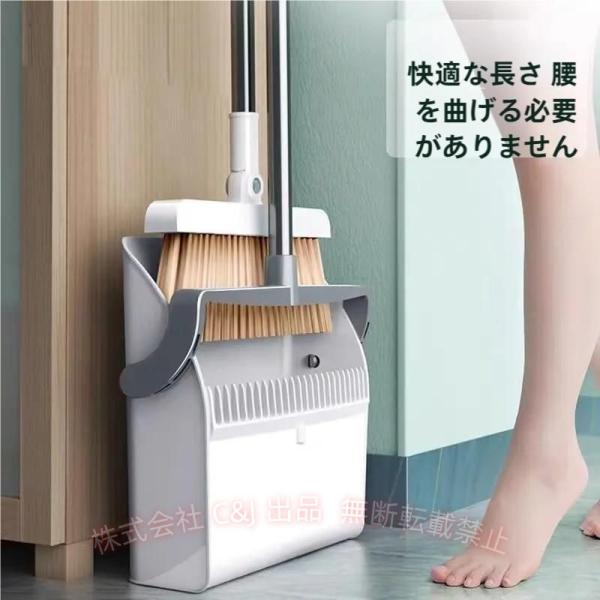 【180°角度調節可能ほうき】最新型回転式ほうき、180°角度調節でき、角度を自由に調整し、ソファーの下、ベッドの下や狭いスペースにしても清掃することができます。3列のしなやかな毛先は、高品質のPET素材を使用し、適度的な密度があります。薄...