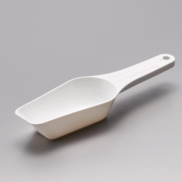 計量後そのまま天秤にも置けるディスポスコップ。● 主に医薬品、バイオテクノロジー、再生医療、化学、食品、化粧品の分野で活躍しています。● 粉体、半固形状サンプリングに！● すり切で正確な計量が可能！目盛付● 置いた時こぼれない、自立式！（天...