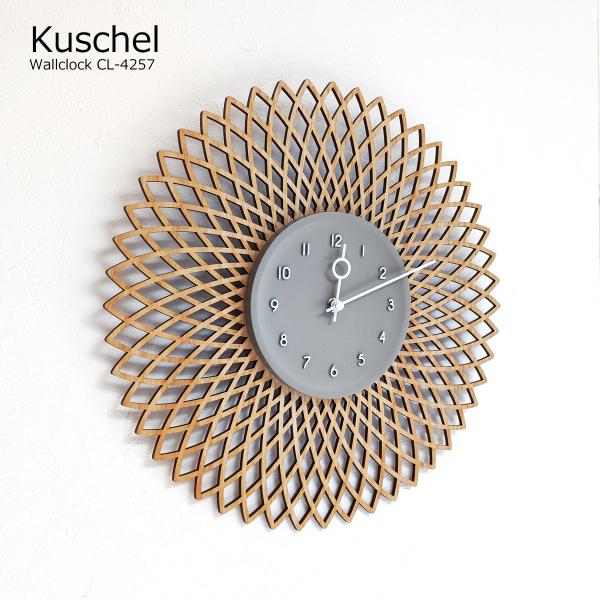 切り絵のようなジオメトリックデザインのウッドに立体的なグレーの文字盤を重ねたウォールクロック。大胆なデザインにあたたかみを添えたコントラストの効いたルックスです。【 商品コード 】int-clo-0096【 商品名 】掛け時計 Kusche...
