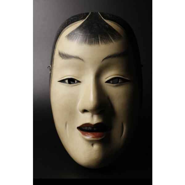江戸時代〜明治時代に作成された時代の能面です。繊細な木彫り作品です。型は『喝食』。商品状態は時代物ですので表面に多少の劣化やヒビ割れがございます。しかし商品時代には欠けや割れ、直しはありませんサイズ／横13.5cm 縦21.5cm 厚み7cm