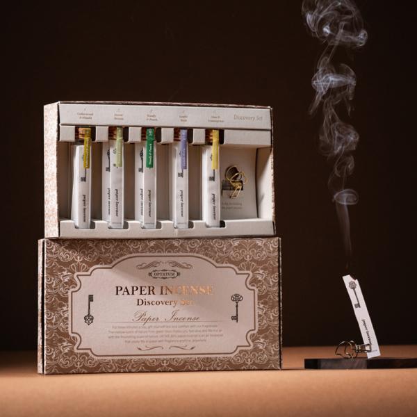 ??オプタウム ペーパーインセンス ディスカバリーセット・セット内容：60回分（5つの香りx12枚）、クリップ・香り５種：ジェントルレイン、フォレストドリーム、ウッディ＆ピーチ、シーダウッド＆ヒノキ、ライム＆レモングラス「特徴」BEST 5...