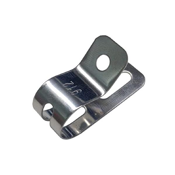 シルバー/-/DZ-SK912・パッケージ個数:1・本体寸法(約):幅12 × 奥行34.5mm (材厚0.5)・適合径(mm):φ10~φ13.5mm・材質:ステンレススSUS304・適合ビス:M3.5~M4.0のステンレス丸頭ビス(別売...