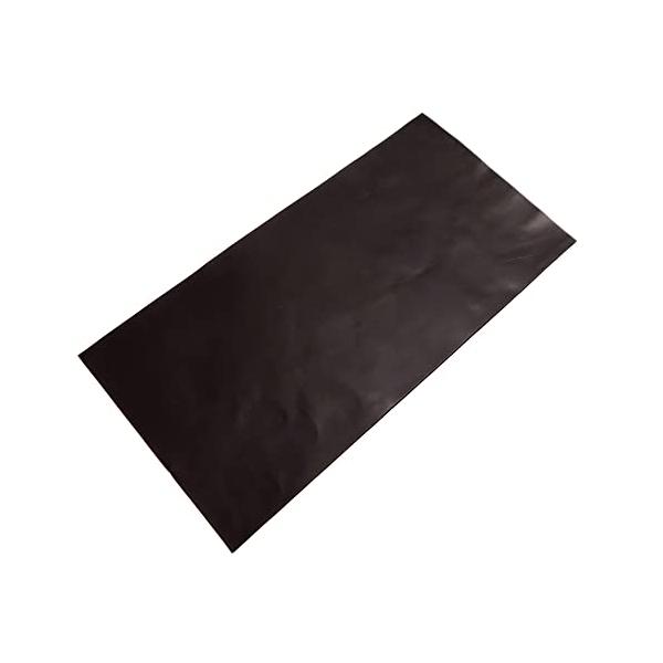 ブラック/-/-・パッケージ個数:1・サイズ140mm×65mm×0.09mm。熱伝導率1500〜1800W/m・K（面方向）、12W/m・K（厚さ方向）。・抵抗率2.57KV/mm（面方向）、0.66KV/mm（厚さ方向）。クロスカット試...