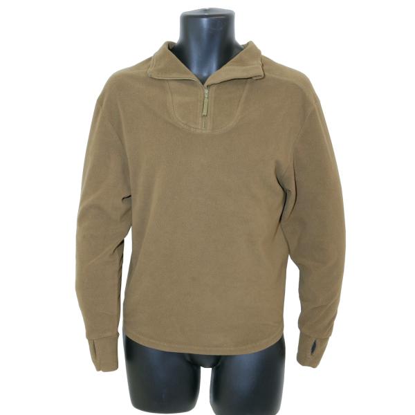 イギリス軍PCS（Personal Clothing System）のコンバットサーマルアンダーシャツ。高い伸縮性と保温性があります。首は1/4ファスナーで開閉し、手首には親指通し穴があります。裾は背中側が長めになっています。サイズは下記実...