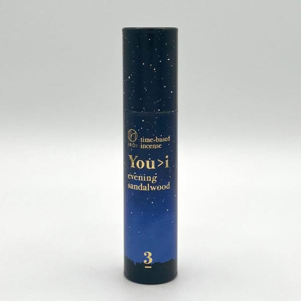 【商品仕様】・パッケージサイズ：高さ約125mm・インセンスの長さ：約80mm・内容量：24本(香立付き)・燃焼時間(1本あたり)：約35分・原材料：サンダルウッド、ウッディー・ブランド：1ROI（イロアイ）【注意事項】・ご使用の際は不燃性...