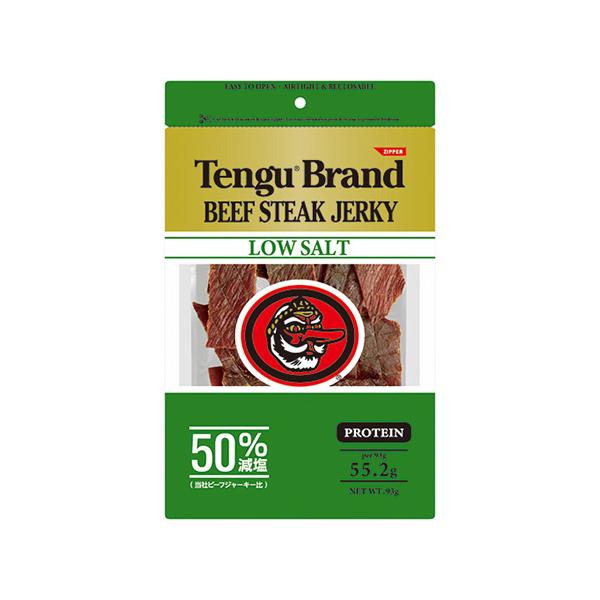 テング・ビーフステーキジャーキーは100％赤身ももステーキ肉を使用、テング秘伝の醤油ダレに漬け込み約3分の1になるまで丁寧に凝縮乾燥させたビーフステーキジャーキーです。良質なステーキ肉をたっぷりと使用したボリューム感と肉の密度の濃さゆえにし...