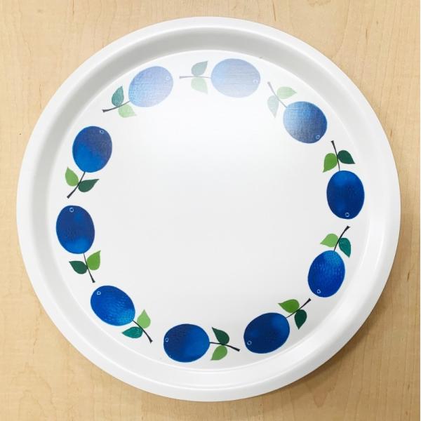 スティグ・リンドベリの名作「プルーヌスPrunus」デザインのアイテム。スウェーデン製の白樺ＭＤＦ素材のトレーは、そのクオリティの高さを使用の中で実感できるアイテムです。白樺のラウンドトレーは、ちょっとしたティータイムなどにぴったりです。可...