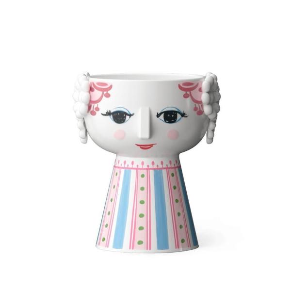 EVAシリーズに新たに追加されたキャンドルホルダー。優しい配色で、オブジェとしても存在感を発揮します。アーモンド型の目や三角の鼻、優しく微笑んだ口元を持つ女性の顔は、強く柔らかな印象を放ち、ビヨン・ヴィンブラッドのアイコニックな作品の一つで...