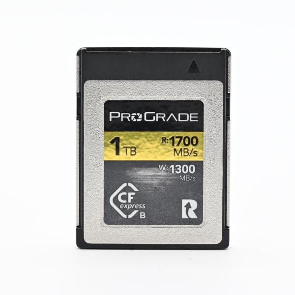 ProGrade Digital GOLD CFexpressカード TypeB 1TB R:1700MB/s SusW:1300MB/sR:1700MB/s SusW:1300MB/s■外観使用感少なくキレイ。写真でご確認ください。■動作...