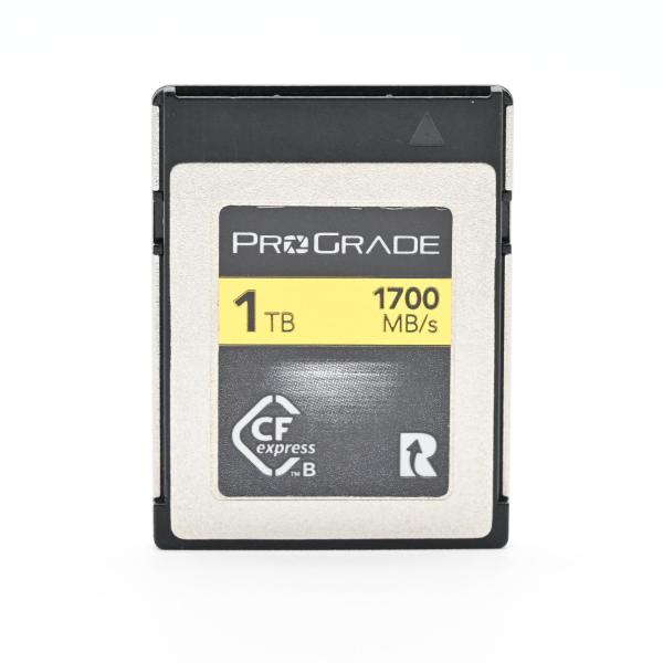 ProGrade Digital GOLD CFexpressカード TypeB 1TBR:1700MB/s W:1500MB/s■外観目立つダメージなく問題なく使用いただけます。フォーマット済みです。写真でご確認ください。■動作検品動作確...