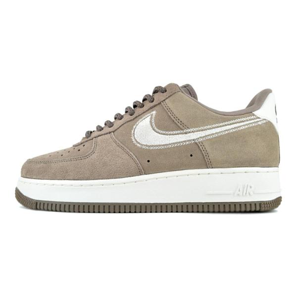 NIKE AIR FORCE 1 07 LV8 mink brown/sail hj4465-2001982年バスケットボールシューズとして誕生した"AIR FORCE1 エアフォース1"。様々なブランドとのコラボモデルや数々のバリエーショ...