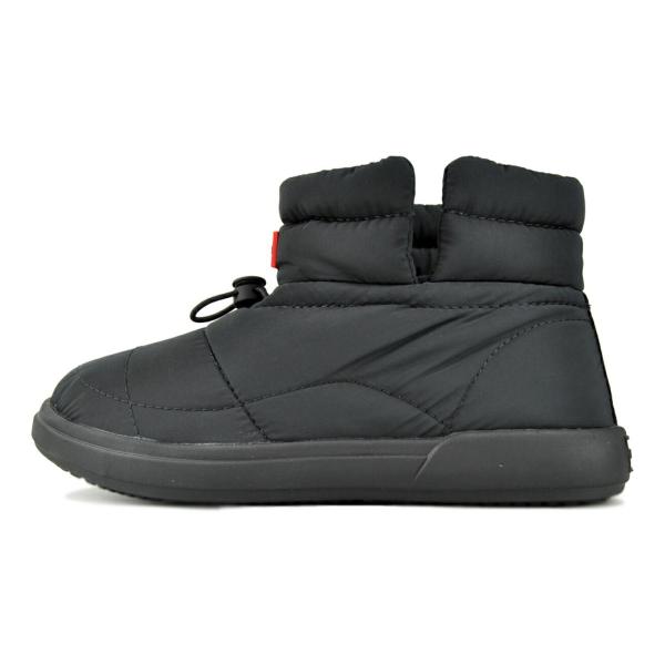 HUNTER IN/OUT COSY PUFF SIDE VENT BOOTIE BLACK ufs7112wwu-blkイン/アウト コージー パフ サイド ベントブーティーは、アッパーから足首周りまでをパファーで包み込んだデザインが特徴...