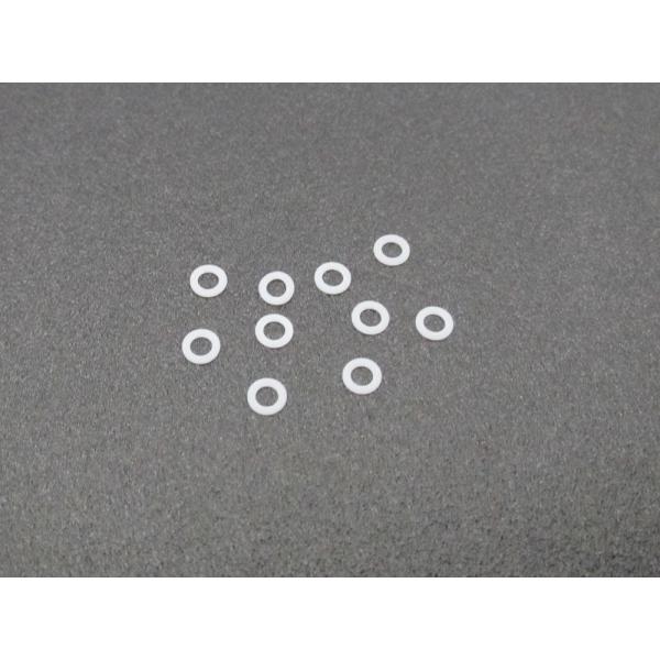 長年の使用により緩くなってきたアーム（テンプル）部分は、このワッシャーを交換することにより、新品のようにタイトに戻すことができます。厚さは0.3mm、アームの上下にそれぞれ1枚ずつ（１フレームで計４枚）取り付けします。交換にはT6ドライバー...