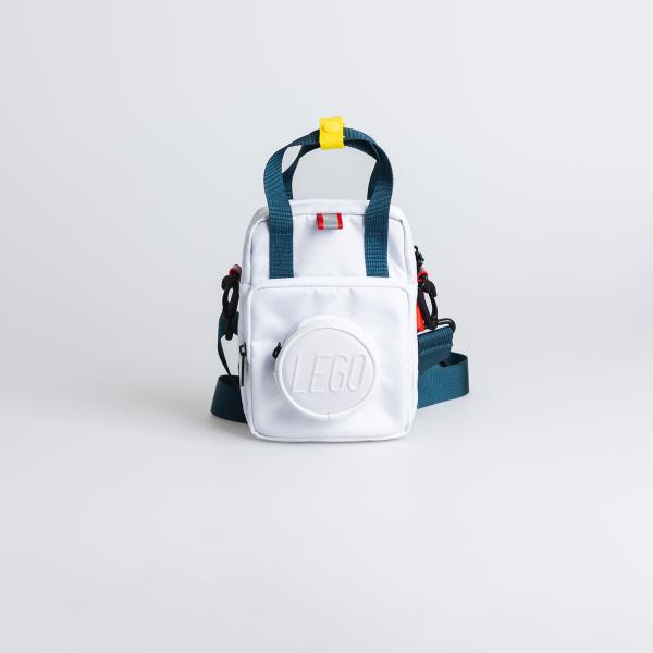 サイズ｜外寸：約18.7 × 18.7 × 10.4cm（横×縦×マチ）容量：約1.5L重量：約0.19kg素材｜本体：ポリエステル 900D（グッチ）