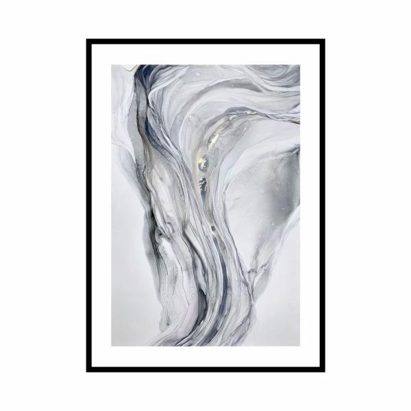 淡いブルーカラーのアルコールインクアートをテーマにしたアートポスター。インクの広がりが抽象的な模様を形成して、見方によって地層だったり、石の模様のようにも見えます。グラデーションが上品で美しく、差し色のシャンパンゴールドと余白感がモダンな印...