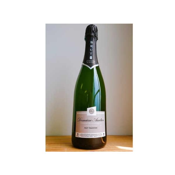 原酒のアルコール発酵はタンクと使用済みのバリックで行われる。瓶内二次発酵を行う前に約20ヶ月熟成させる。この間にマロラクティック発酵は完全に実施する。その後瓶内二次発酵を行う。瓶内熟成期間は約20ヶ月。トータルで40ヶ月以上熟成