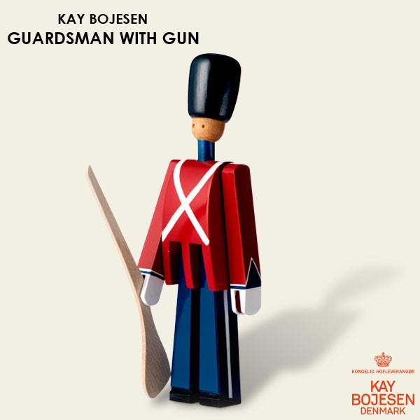 カイ・ボイスンが1942年に発表した木製オブジェ、RoyalGuard（衛兵）シリーズのGUARDSMAN WITH GUN（衛兵 銃持ち）です。デンマーク・コペンハーゲンのアマリエンボー宮殿を守る衛兵です。1657年以来RoyalGuar...