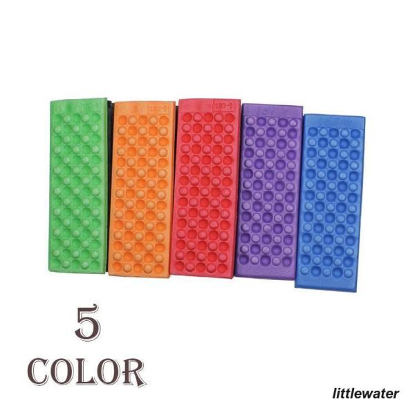 スポーツ観戦やアウトドアに便利な携帯用シートクッションです。【サイズについて】長39cm　幅28cm【素材について】XPE