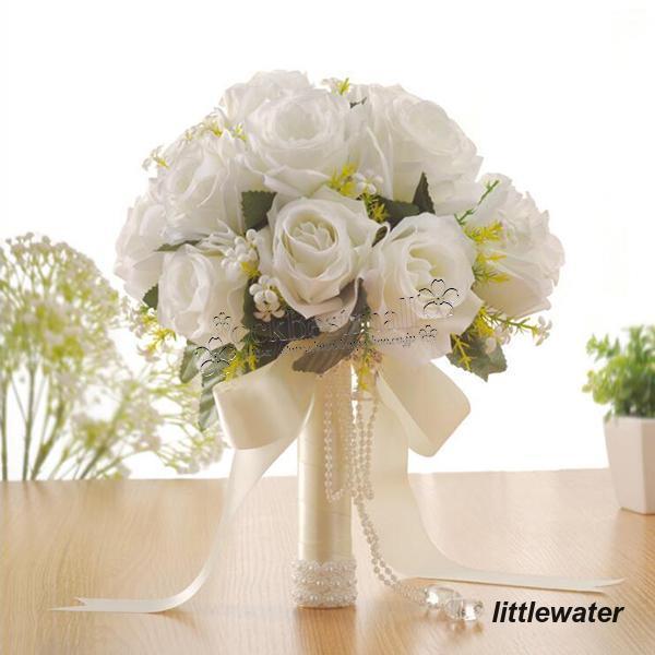 ●可愛らしいローズのブーケです。贈答品やインテリアに最適です。●サイズ：直径約58cm 写真参照                         （手作りのため、サイズは多少前後します。）●花束形：ラウンド型