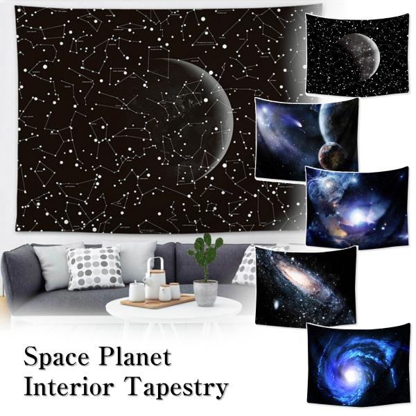 ●飾り付けるだけでお部屋の雰囲気をガラっと変える宇宙デザインのタペストリー●【サイズ】150×130cm　【素材】ポリエステル繊維●デザインを変えるだけで雰囲気の違うお部屋に。不要不急の外出自粛・ステイホーム生活の気分転換にいかがでしょうか...