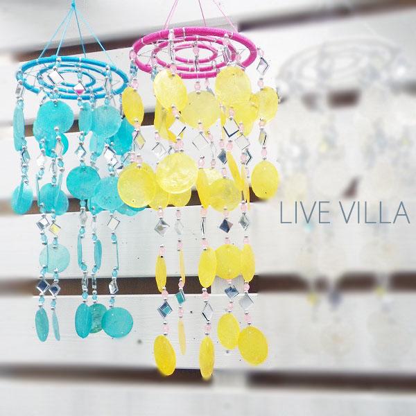 天然の貝殻を使用し、それぞれが繊細な風の音を奏でることで、穏やかな雰囲気をお部屋にもたらします。貝殻は、光にかざすと透明感があり、見る角度によってさまざまな表情を見せてくれます。【サイズ】直径約約11.5cm×長さ約45cm【素材】貝・ガラ...