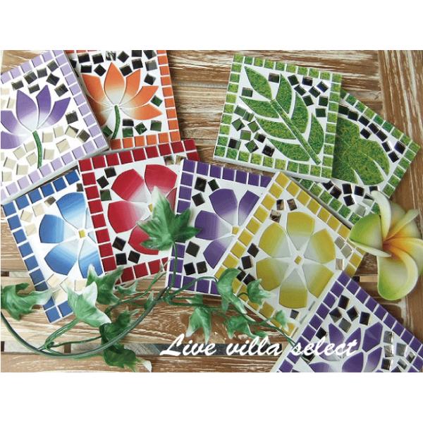 ■6枚までレターパックライト可能商品■【代引き不可】全国一律430円職人による手作業で丁寧にガラスモザイクを組み合わせました。テーブルを華やかにしてくれるだけでなく、壁に貼り付けたりしてもかわいさが増しますよ。【サイズ】横約10cm×縦約1...