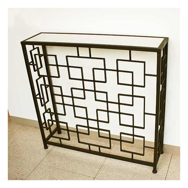 【メーカー直送品：代引不可/同梱不可】ユニークなデザインのコンソールです。脚とフレームはアイアン製でしっかりした作り。モダンクラシックなブラックのアイアンには、シャビーなアンティーク風の仕上げがされています。天板は大理石で高級感があります。...