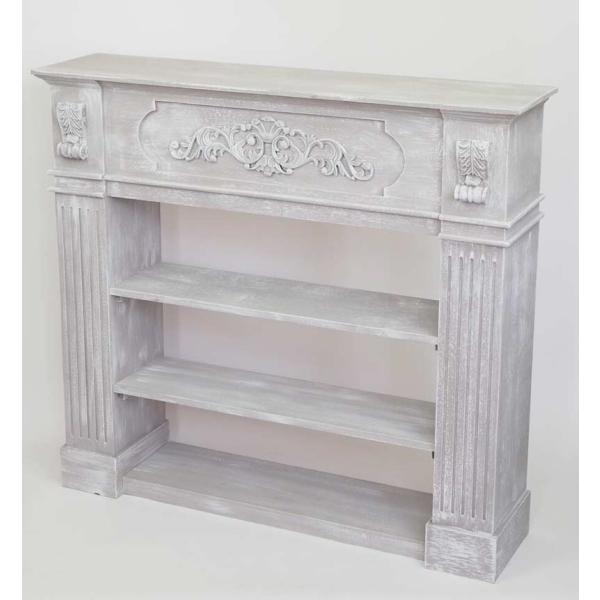 クラシカルでお洒落なコンソールシェルフです。マントルピース調のデザインでヨーロピアンな雰囲気。全体はわざと塗装の傷みやカスレなどを表現したシャビーシックなアンティーク仕上げです。サイズ:幅100cm 奥行き24cm　高さ90.5cm 棚寸法...