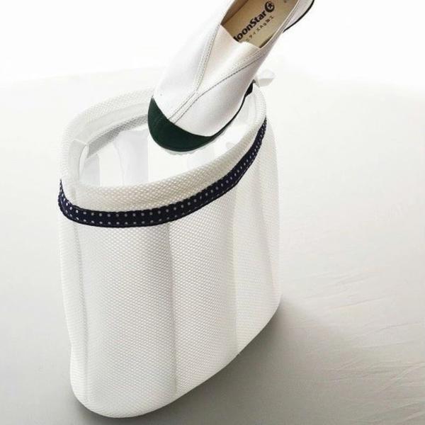 サイズ/約横31×縦27cmネット：約底マチ10cmフック：約縦4.5×横3.5cm内容量/1個付属品：キャッチフック材質/ネット：ポリエステル浮き板：発泡ポリエチレンフック：ポリプロピレン生産国/日本製●シューズを洗濯機で丸洗いできる専用...