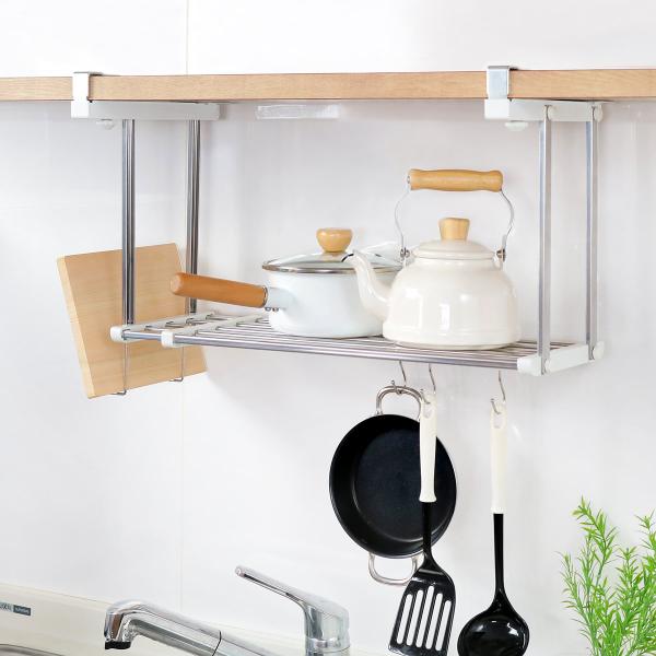 サイズ/約幅55〜95×奥行26×高さ30.4cm棚：約幅50〜90×奥行20.6cm重量/約1.67kg内容量/本体：1台、まな板受け：1個、フック：3個材質/棚・フレーム：ステンレス取り付け金具：亜鉛鋼板まな板受け・フック：ステンレス樹...