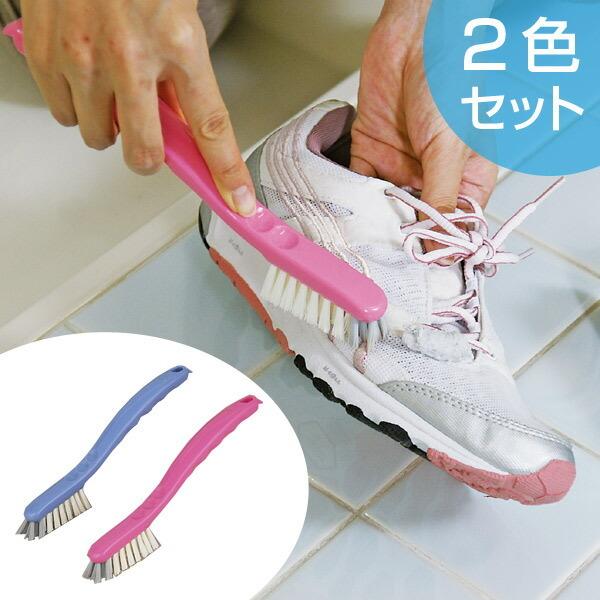 小さい靴のつま先までしっかり届くシューズブラシです。つま先を洗う先端の毛はより太く、硬くなっており、クセがつきにくいので繰り返し使ってもしっかり洗えます。グリップには靴底の隙間に溜まった泥落としに便利なツメが付いています。グリップには凹凸が...