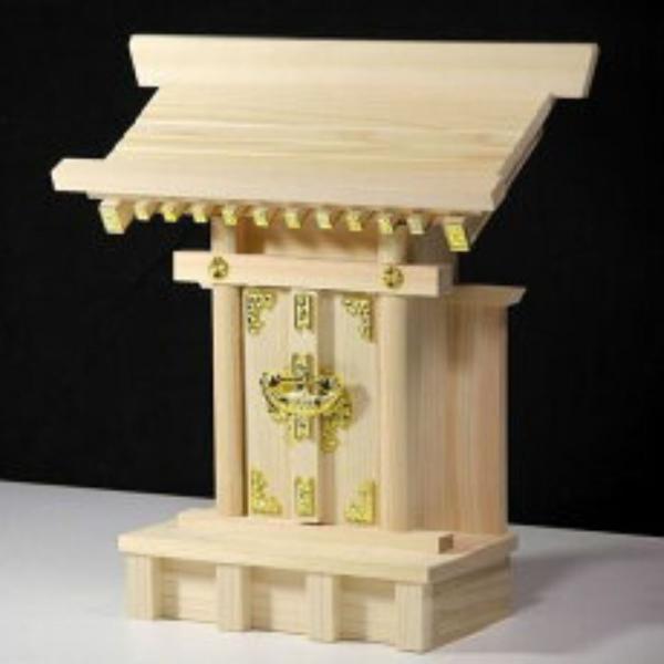 サイズ/約幅28×奥行10.5×高さ30cmお神札が入るスペース：約幅9.5×奥行4.5×高さ21.5cm内容量/1宇材質/ひのき生産国/日本製●基本形の中天理ため地域を選らばず安心して設置できます。●神棚の作りは細部までしっかりと、質の高...