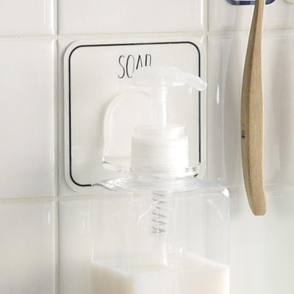 サイズ/約幅9.5×奥行7×高さ9.5cm内容量/1個材質/ポリカーボネイト、PET、ポリプロピレン、SEBS生産国/台湾製耐荷重/約1kg●ソープのボトルを浮かせて収納ができるホルダーです。●浮かせて収納ができ、ボトルの底にぬめりが溜まら...