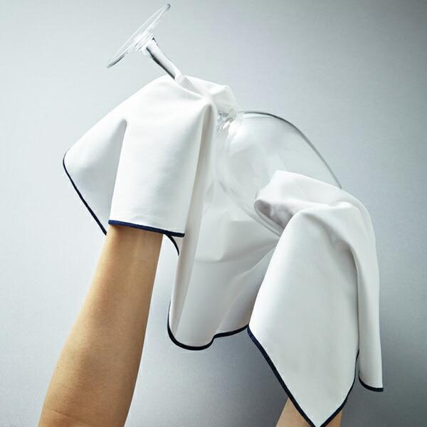 毛羽立ちや拭き筋を残さないグラス用のクリアシャインクロスです。バツグンの吸水速乾性。グラスなどガラス製品、漆器のくもりもピカピカに。仕上げ磨きにもオススメです。スーパークリーンルームでも採用されている日本製高性能マイクロファイバー使用してい...