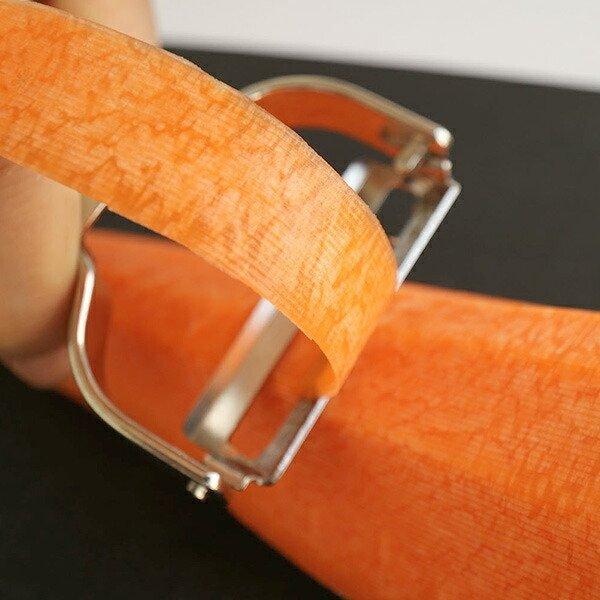 サイズ/約幅5.4×奥行12×高さ1.4cm内容量/1個材質/本体：18-8ステンレススチール刃：ステンレス焼入れ鋼生産国/日本製食器洗い乾燥機/使用不可●ベジパスタ専用のピーラーです。●いつもの野菜をベジパスタピーラーで「野菜麺」に仕立て...