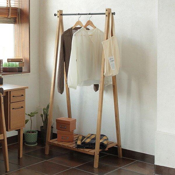 サイズ/約幅71×奥行45×高さ151.5cm内容量/1台材質/天然木（ラバーウッド材）金属（スチール）生産国/ベトナム製組立状態/組立品●天然木を使ったハンガーラック●お洒落なスチール使い●便利な棚板●古き良き時代の雰囲気を表現ポールハン...