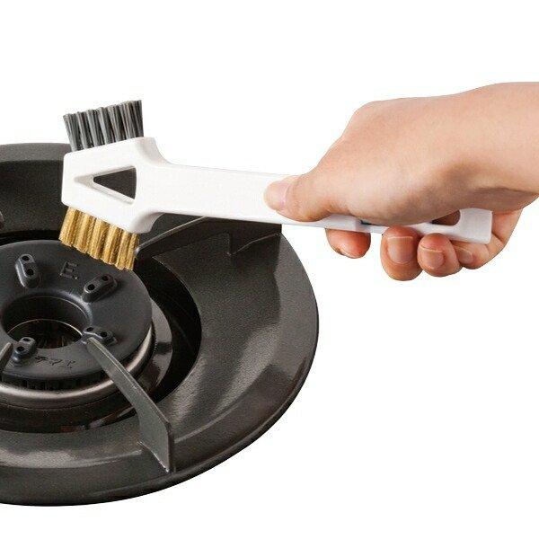 ガスレンジの掃除に便利なアイテムが、これ1本で4つ備わっています。ハードタイプはコゲつき・サビつきなどの頑固汚れを落とす事ができます。ソフトタイプは汁受けの油汚れ掃除にピッタリです。ピン部分は五徳の汚れ取り、ガス穴つまりを掃除するのにピッタ...