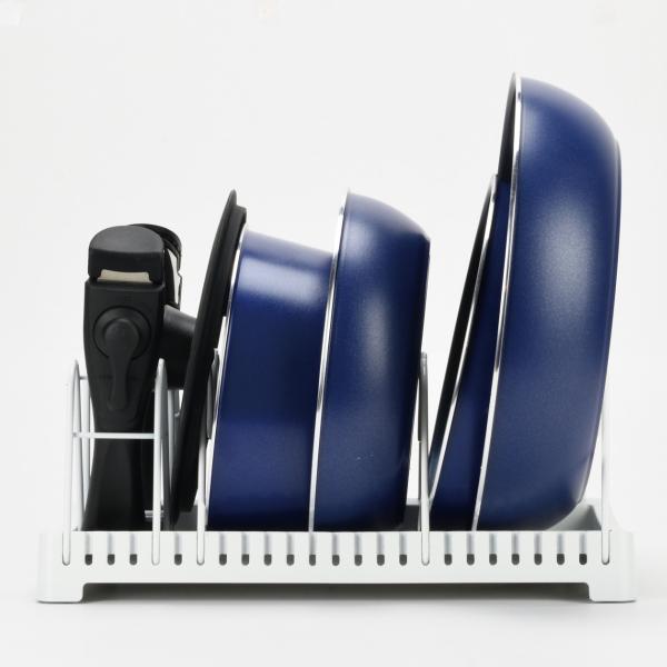 サイズ/約幅32.5×奥行17.5×高さ13.5cm重量/約410g内容量/1個材質/トレー：ポリプロピレン（耐熱温度100度）ワイヤー：鉄（メラミン焼付け塗装）すべり止め：シリコーンゴム生産国/日本製●市販のクックウェアセットをスッキリ収...