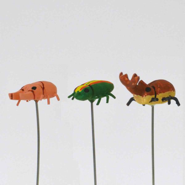 サイズ/約5〜6cm内容量/3本入り（クワガタピック、タマムシピック、カブトムシピック、各1本）材質/レジン、スチール生産国/フィリピン製●クワガタ、タマムシ、カブトムシのピックが1本ずつ入った、ミニピック3本セットです。●レジンで作られた...