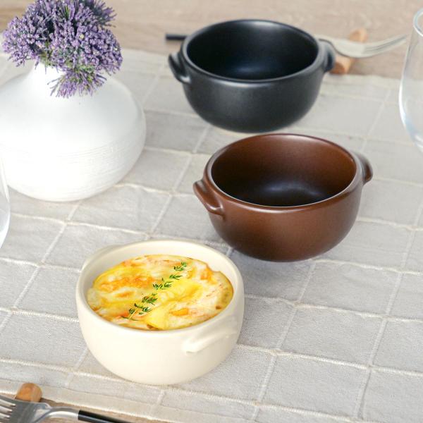サイズ/約奥行12×高さ5cm直径：約10cm重量/約190g容量/約235ml内容量/1個材質/耐熱陶器（萬古焼）種類/ブラック、ブラウン、ホワイト生産国/日本製電子レンジ/使用可能オーブン/使用可能熱源/ガス火専用●アツアツを楽しめるグ...