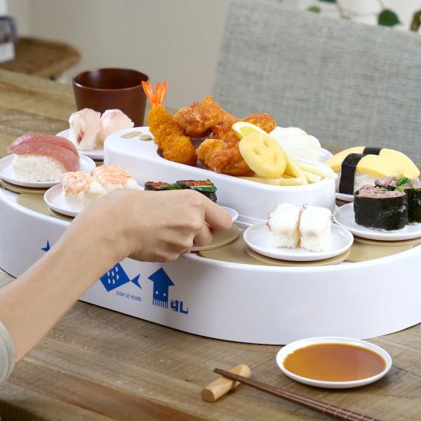 サイズ/約幅48.5×奥行32.5×高さ11cmセット時：約幅48.5×奥行32.5×高さ11中央部分内寸；約幅18×奥行8×高さ1.3cm重量/約1.7kg内容量/本体：1個、すし皿：10枚、握り寿司型：1個材質/本体・寿司皿：ABS樹脂...