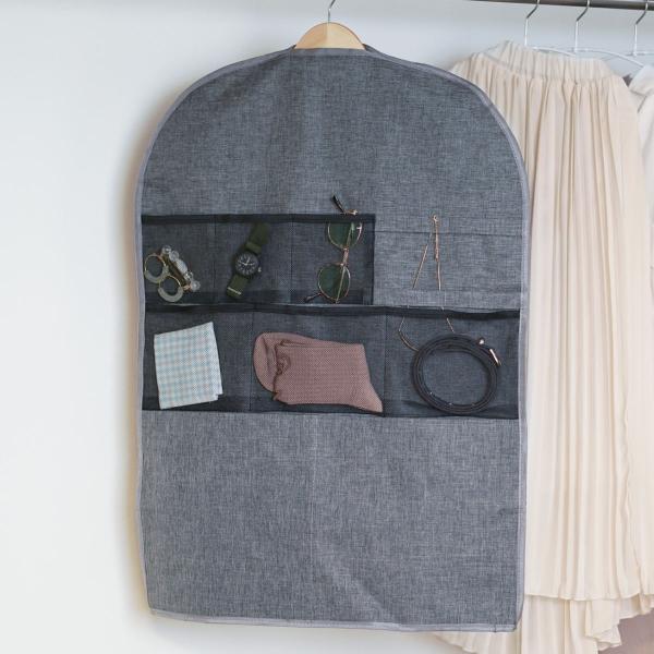 サイズ/約幅58×高さ80cm内容量/1個材質/ポリエステル、メッシュ、ファスナー生産国/中国製●衣類を守るカバー●メッシュポケット●便利に使えるループ●空間を有効に使える ストレリアカチオンシリーズネクタイ ベルト アクセサリー 小物収納...