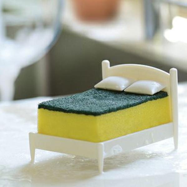 サイズ/約幅11×奥行8.5×高さ8cm内容量/1個付属品：スポンジ×1材質/ABS樹脂、スポンジ●キッチンに癒しと楽しみを●シーツを取り替えるようにイメージチェンジできる●水切れ良く衛生的●プレゼントとしても置き型 スポンジ置き 水回り ...