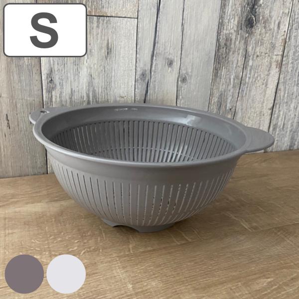 サイズ/約幅20.5×奥行24×高さ9.9cm重量/約106g内容量/1個材質/ポリプロピレン種類/ホワイト、ベージュグレー生産国/日本製電子レンジ/使用可能●電子レンジが使用可能なプラスチック製のザルSサイズです。●持ちやすい持ち手と引っ...