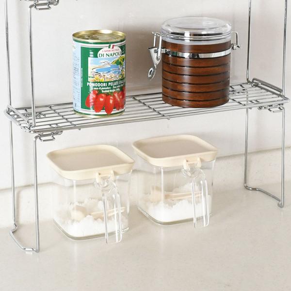 サイズ/約幅41.5×奥行12.5×高さ18.5cm重量/約380g内容量/1個材質/鉄（クロムめっき）生産国/中国製耐荷重/約2kg●キッチンをすっきり収納して快適な空間にする「ストレージセレクトシリーズ」の積み重ね棚です。●シンク下やシ...