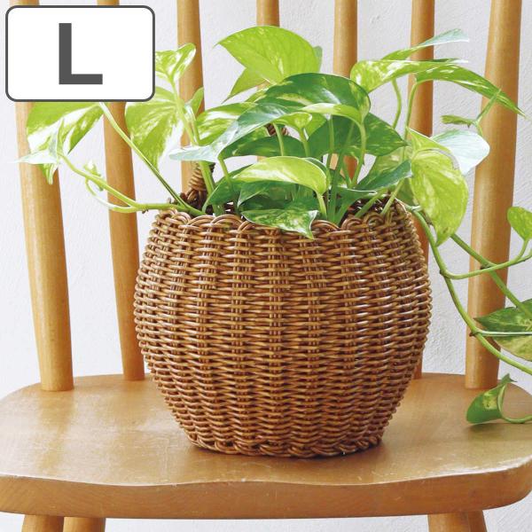 サイズ/約高さ16cm直径：約20cmフックの高さ約5.5cm重量/約180g内容量/1個材質/ ポリプロピレン、ポリエチレン原産国/中国●まるで天然素材のような手編みバスケット UTILE（ユティル）●壁掛できる鉢カバーLサイズです。●キ...