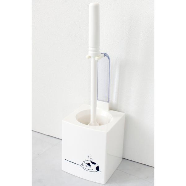 サイズ/全長：約縦10.6cm×横10.5cm×高さ35.7cm内容量/トイレブラシ、ケース各1個材質/容器・ブラシ柄：ポリプロピレンアーム：AS樹脂フック：ポリエチレンブラシ毛：ナイロン生産国/中国製パーツ別耐熱温度/容器：70度ブラシ：...